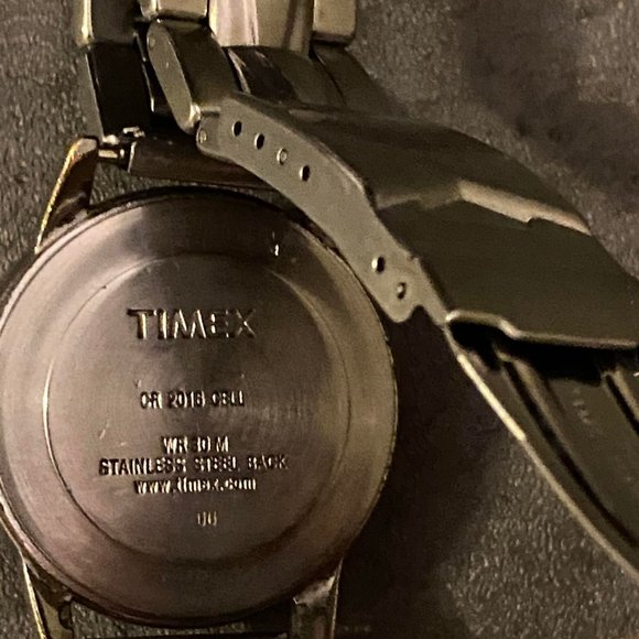 Timex | Accessories | Euc Mens Timex Round Stainless Steel Indiglo Wr ...